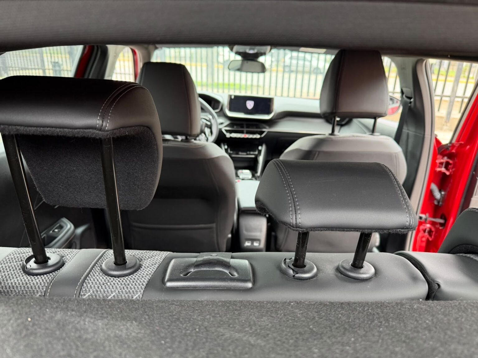 PEUGEOT 2008 ALLURE HÍBRIDO AUT - Automotora Olguin